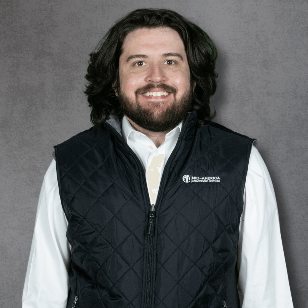 Ryan McRae – Adjust U